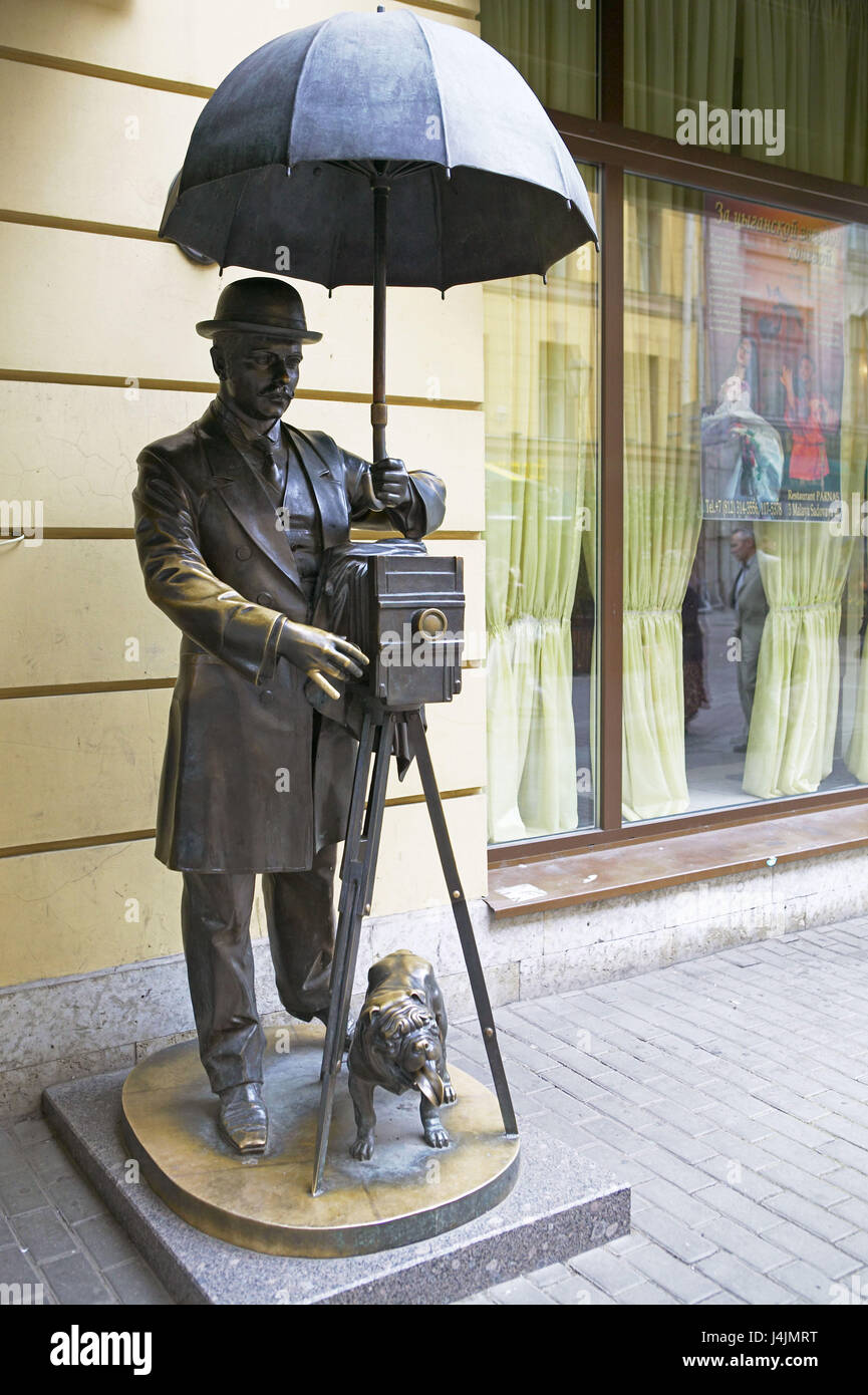 Russia, St. Petersburg, sculpture, bronze, photographer, camera ...