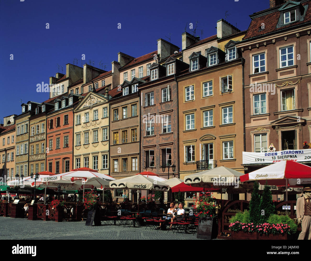 Poland, Warsaw, Old Town, castle square, street cafes outside, summer ...