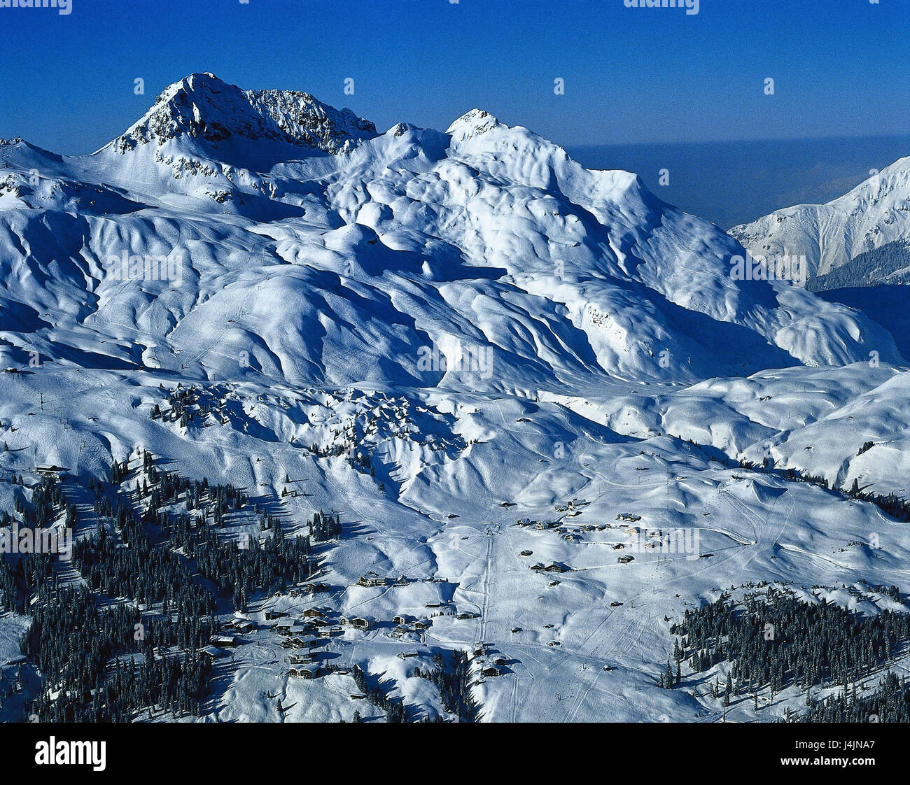Austria, Vorarlberg, Lech in the mountain Arl, Oberlech, Mohnenfluh ...