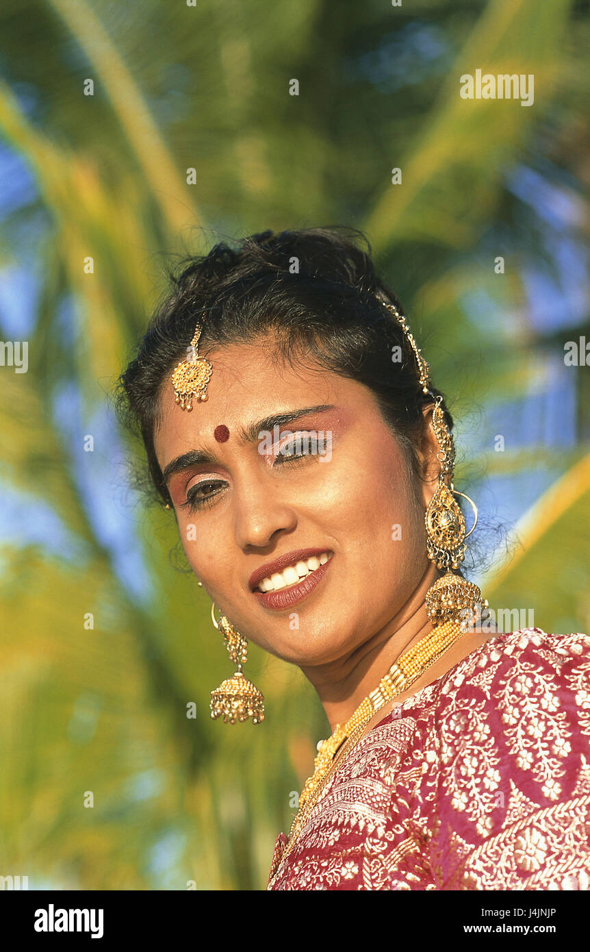 Mauritius portrait young woman hi-res stock photography and images - Alamy