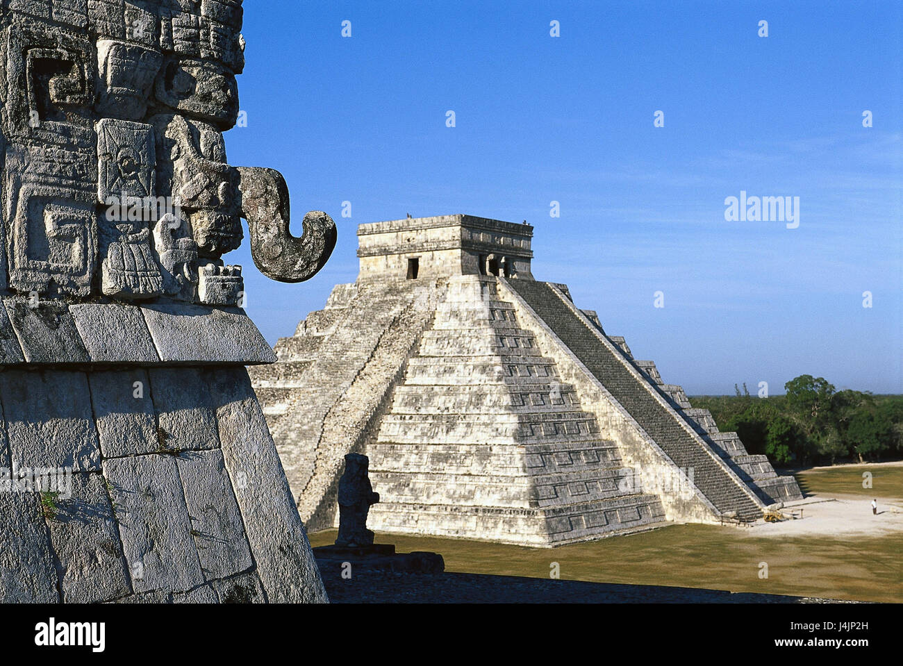 Mexico, Yucatan, Chichen Itza, Castillo, nun's temple, detail step ...