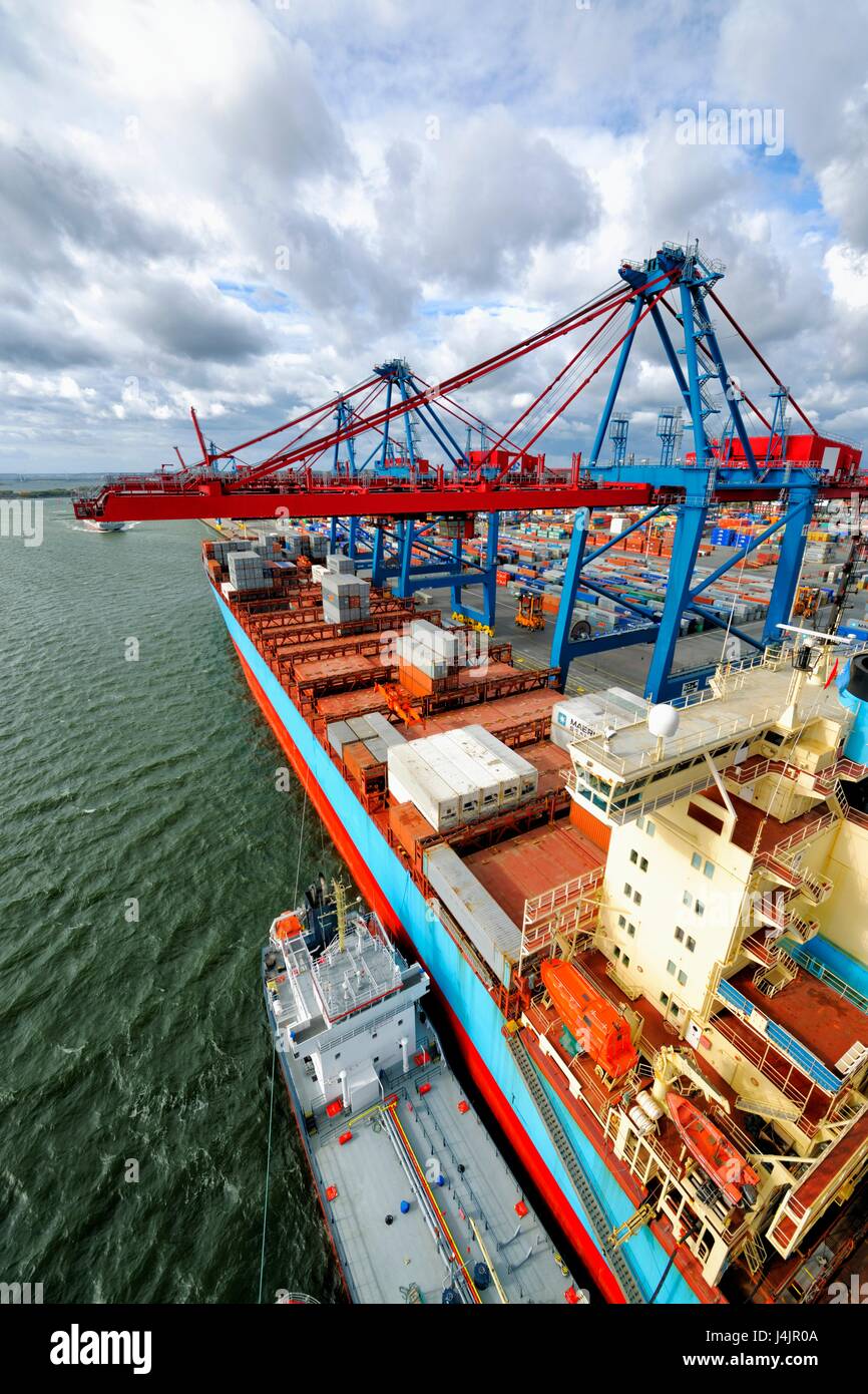 Crane cranes rig hi-res stock photography and images - Alamy