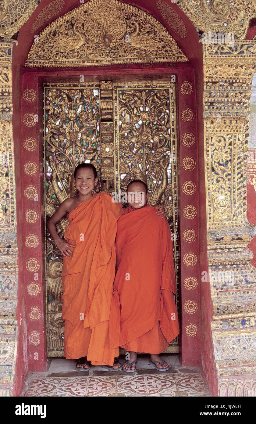 Laos, Luang Prabang, Wat Xieng Tong, pagoda, detail, input, monks Asia ...