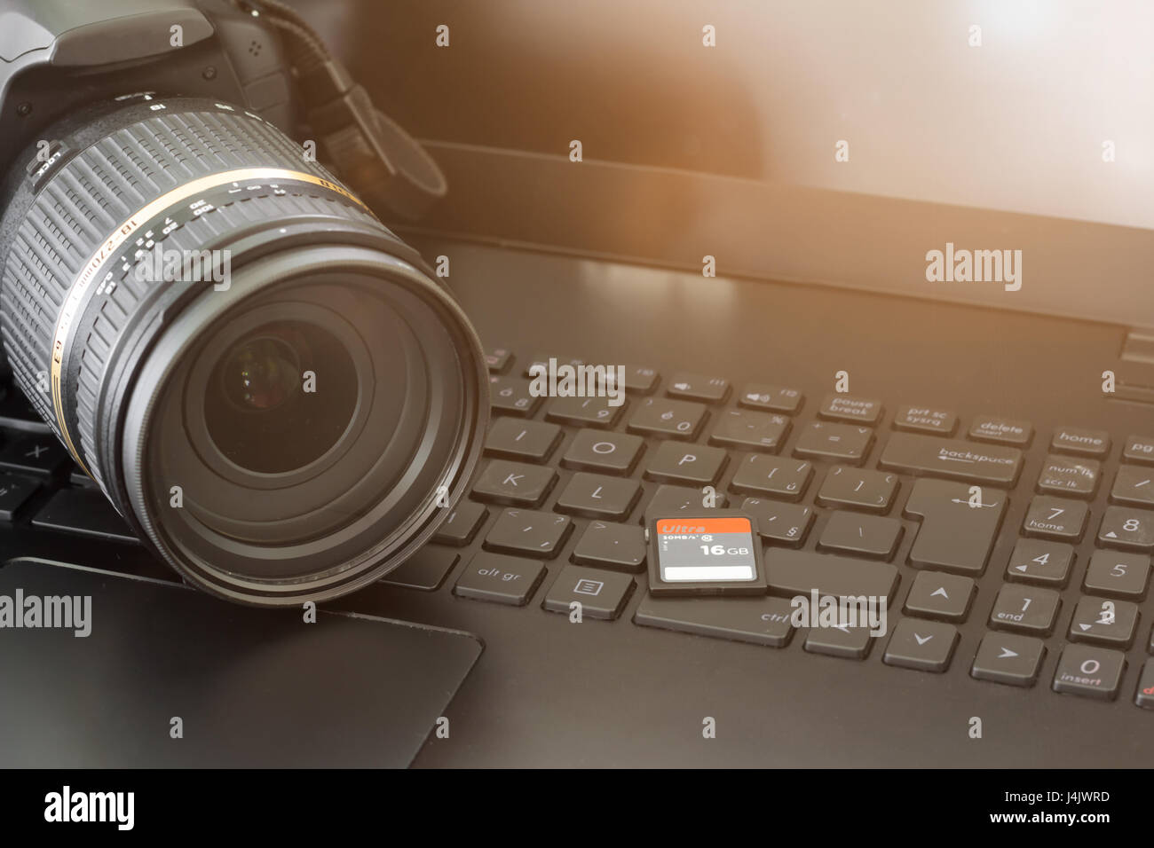 Laptop and dslr camera hi-res stock photography and images - Alamy
