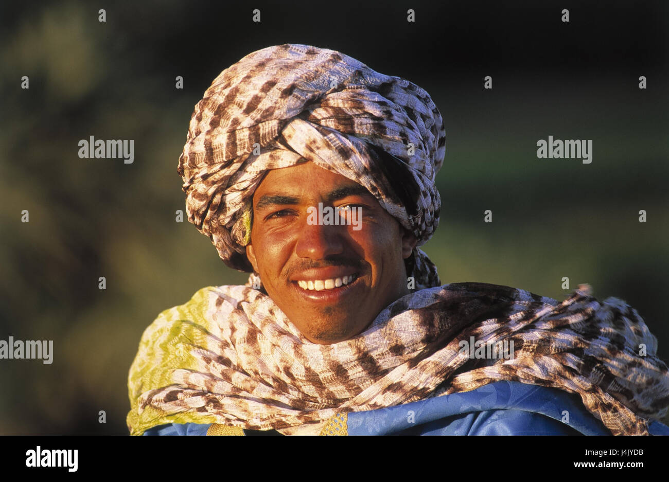 Morocco, high atlas, Tinerhir, Tuareg, smile, portrait no model release ...