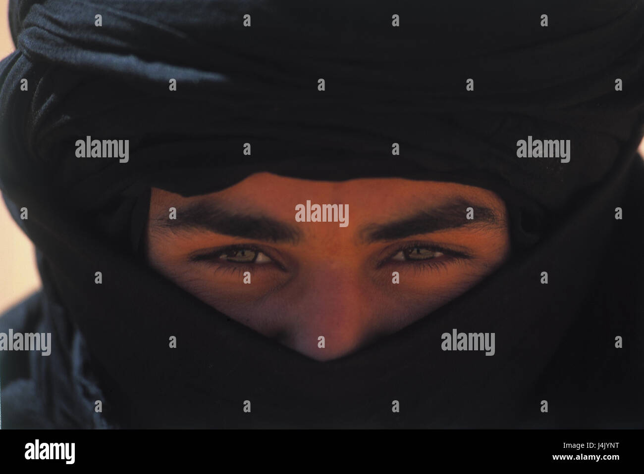 Morocco, erg Chebbi, Merzouga, Tuareg, turban, veils, portrait no model ...