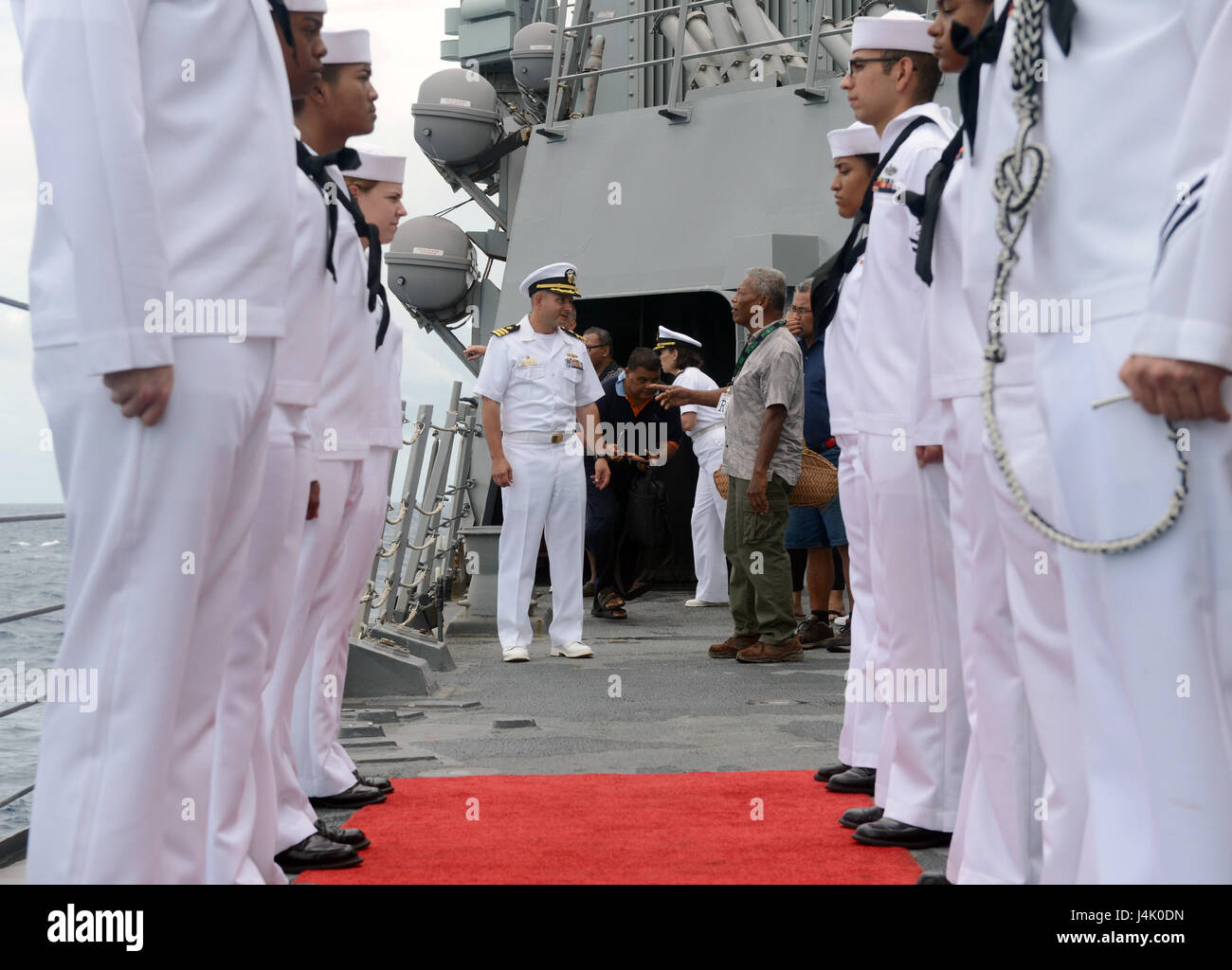 160930-N-YU572-718 PACIFIC OCEAN (Sep. 30, 2016) Cmdr. Jason Kipp ...