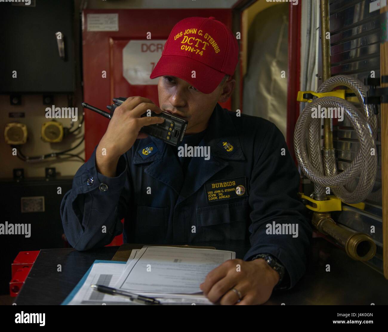 161001-N-ZA585-018 PACIFIC OCEAN (Oct. 1, 2016) Chief Petty Officer ...