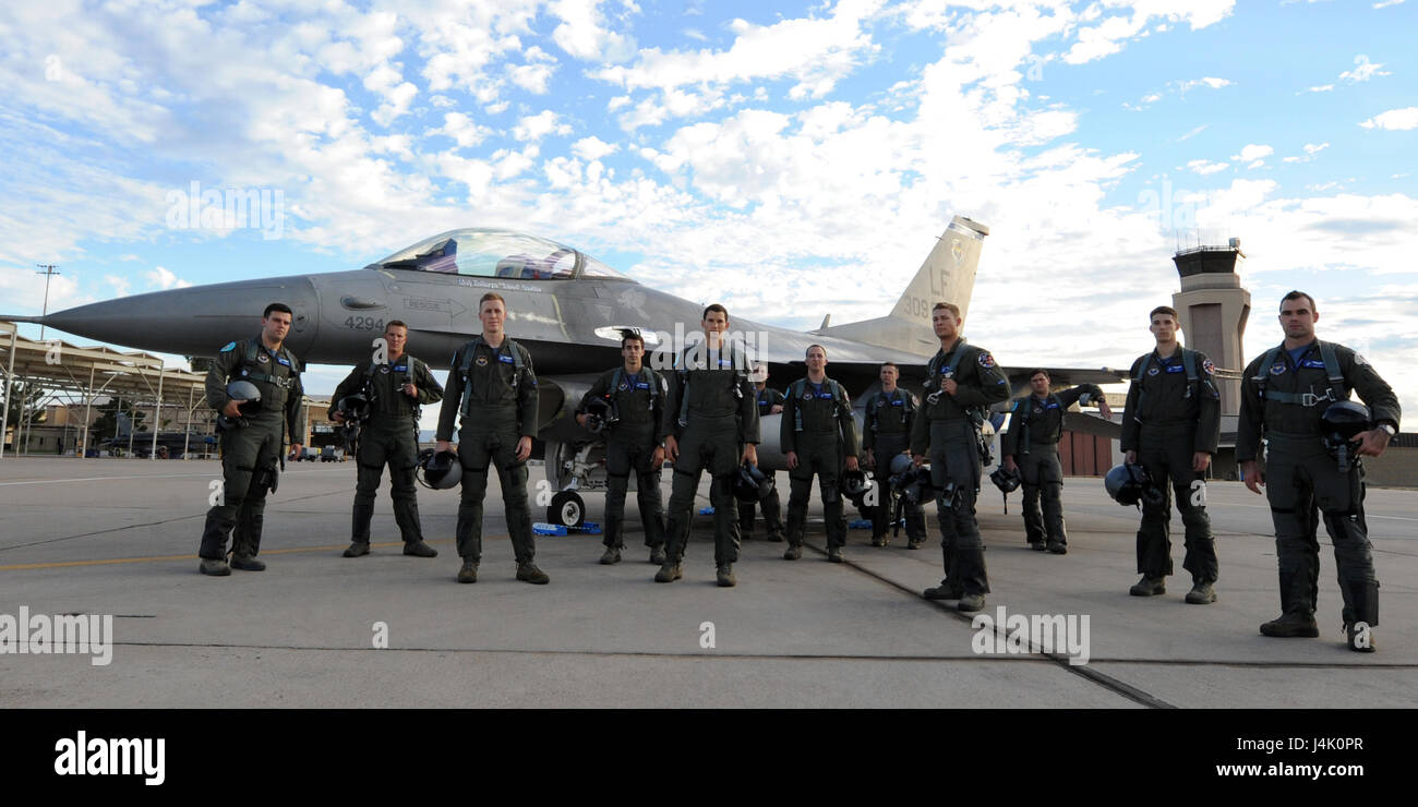 309th Fighter Squadron student pilots graduate 16 Dec. 2016 at Luke Air ...