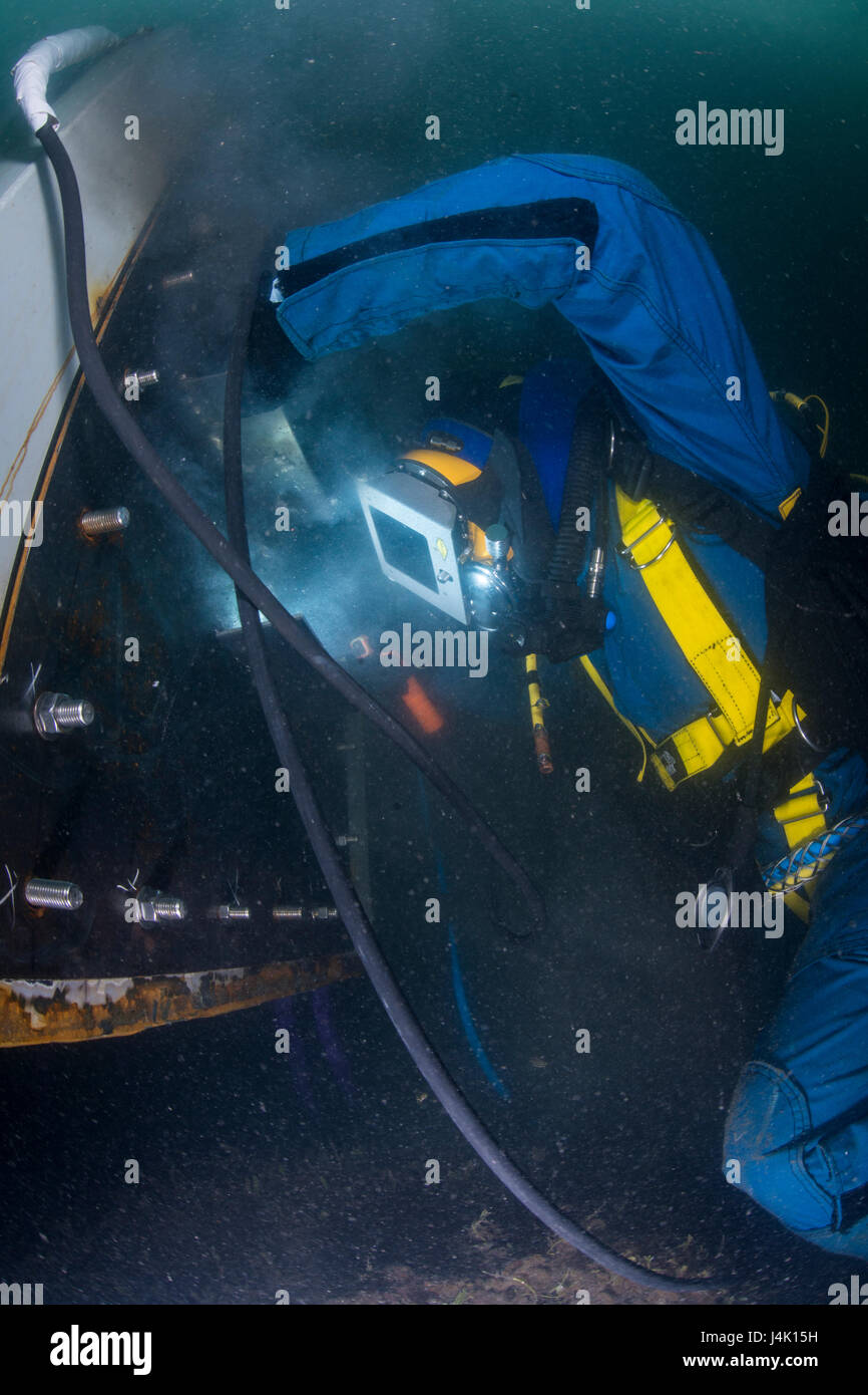 Australian clearance diving team one hi-res stock photography and ...