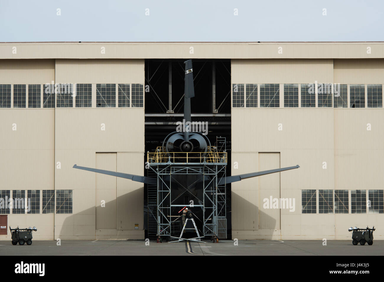 Kc 10 crew chief hi-res stock photography and images - Alamy