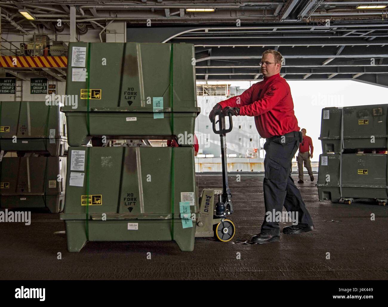 170306-N-GI441-075 MEDITERRANEAN SEA (March 6, 2017) Aviation ...