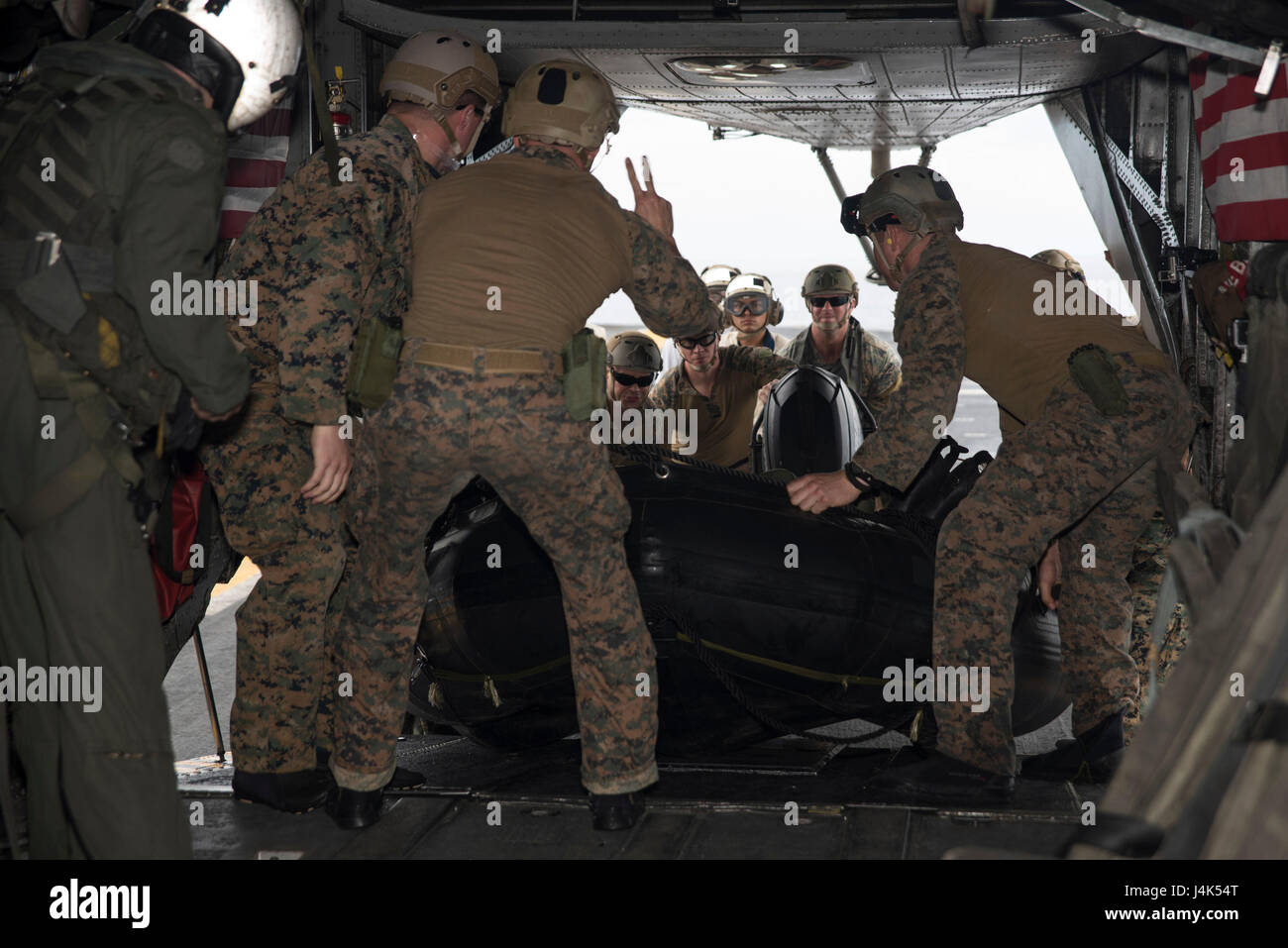 Helo boat operations hi-res stock photography and images - Alamy