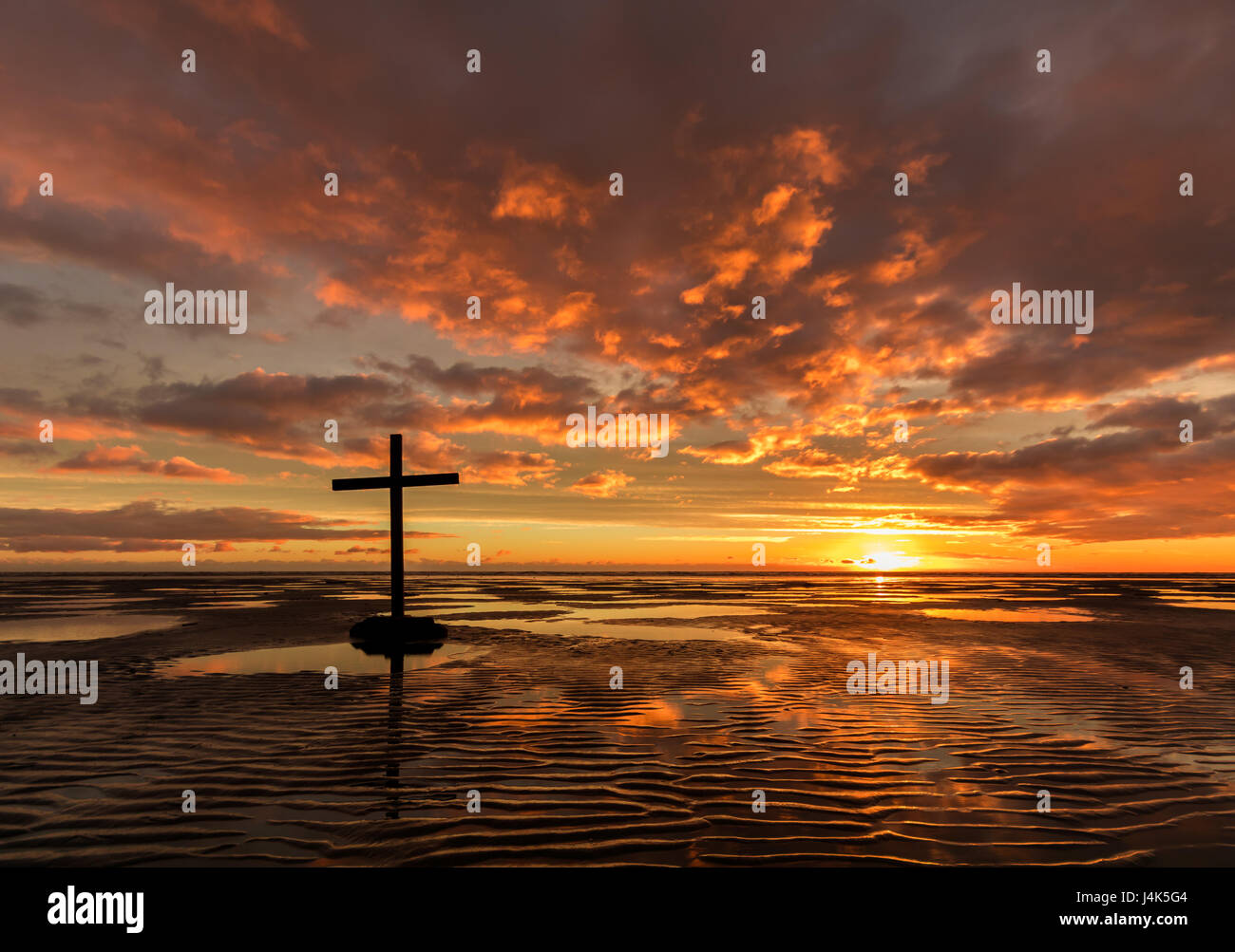 Cross on beach sunset wonderful hi-res stock photography and images - Alamy