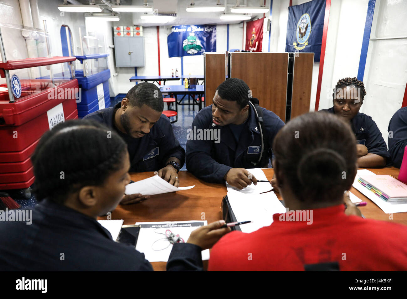 170412-N-HP188-029 U.S. 5TH FLEET AREA OF OPERATIONS (April 12, 2017 ...