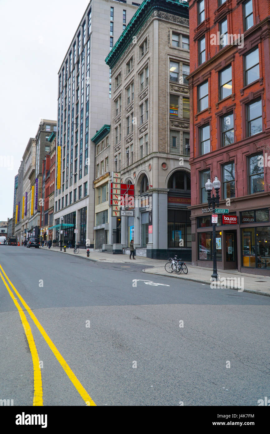 Street view at Boston Common - BOSTON , MASSACHUSETTS Stock Photo - Alamy
