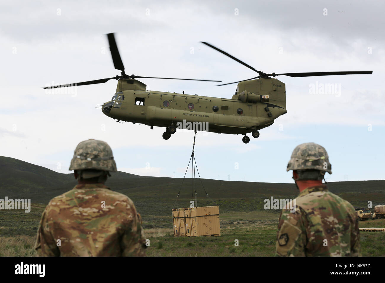 U.S. Army Sgt. Patrick Walsh and Sgt. Deron English, 21st Chemical ...
