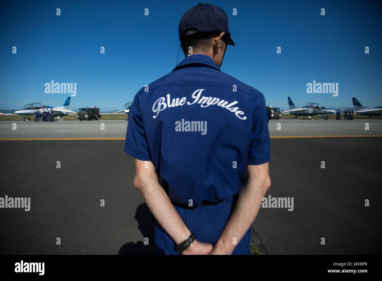 The Japan Air Self-Defense Force’s Blue Impulse performs aerial ...