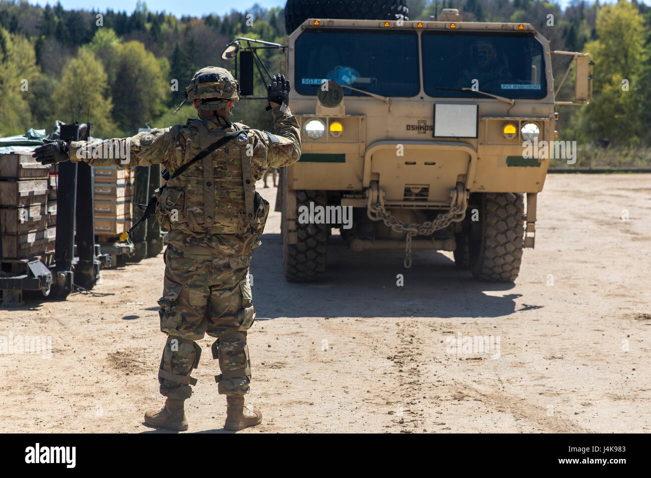 A U.S. Army Soldier of Bravo Troop, Regimental Support Squadron ground ...