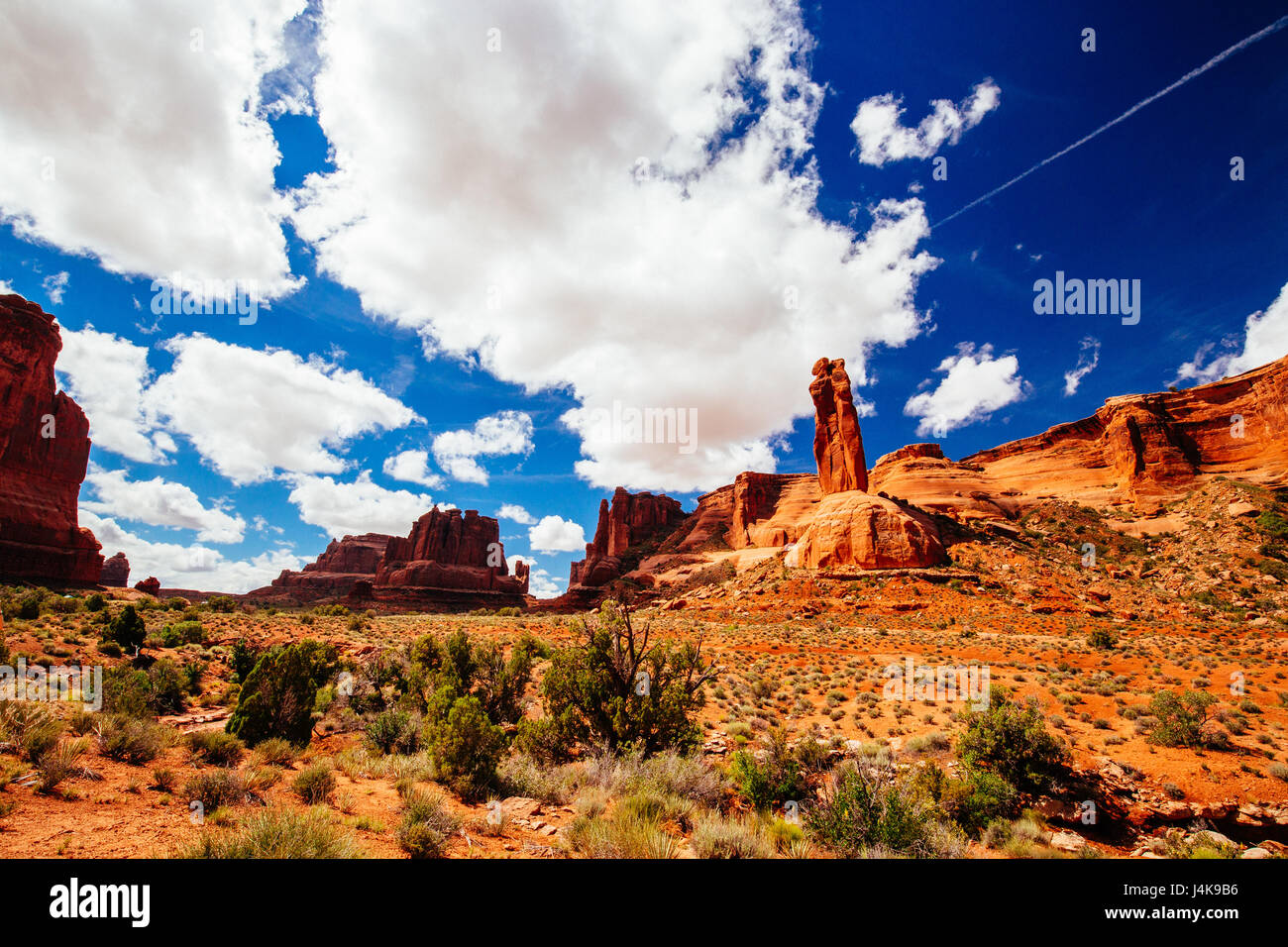 Arches National Park is a US National Park in eastern Utah, known for ...