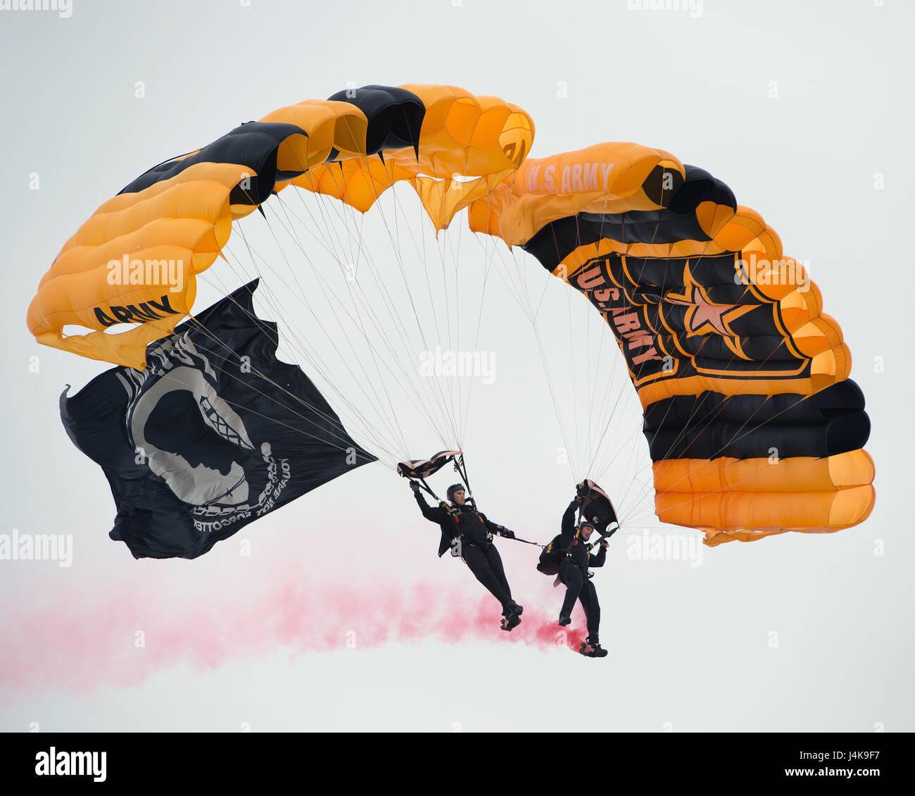 U.S. Army Golden Knights parachute team perform skydiving maneuvers ...