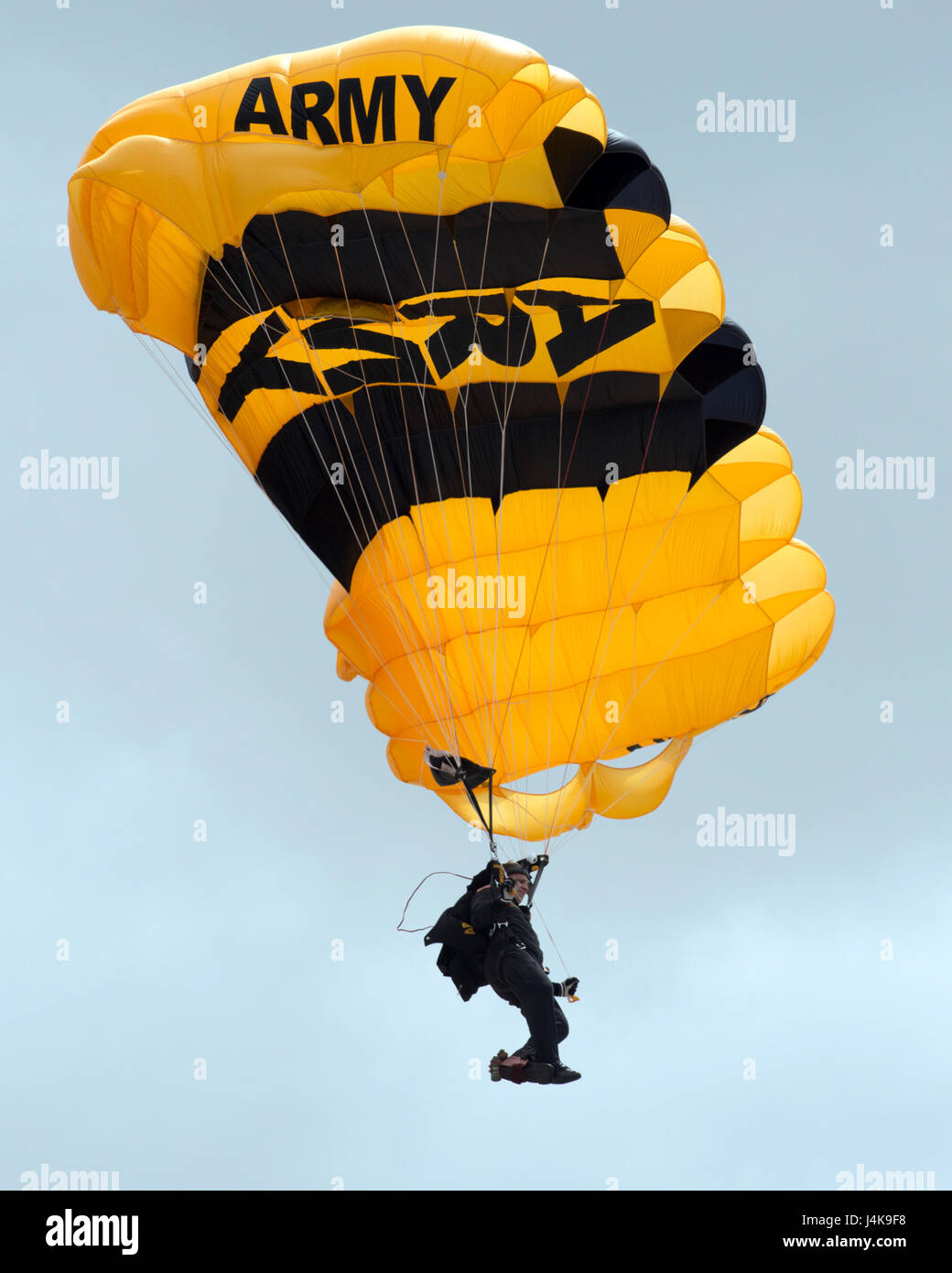 U.S. Army Golden Knights parachute team perform skydiving maneuvers ...