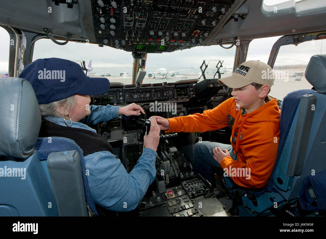 Airmen from the Alaska National Guard and the Alaska Wing of the Civil ...