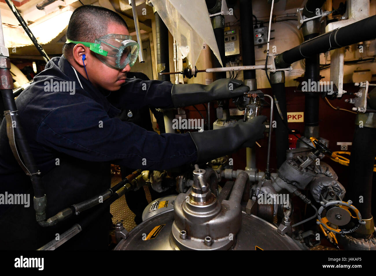 Main engine room 1 hi-res stock photography and images - Alamy