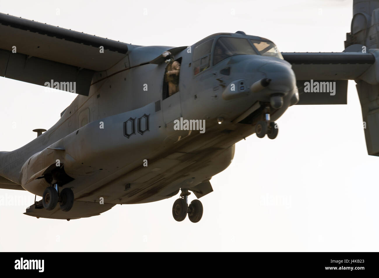 A U.S. Marine Corps Tiltrotor Crew Chief, with the Marine Medium ...
