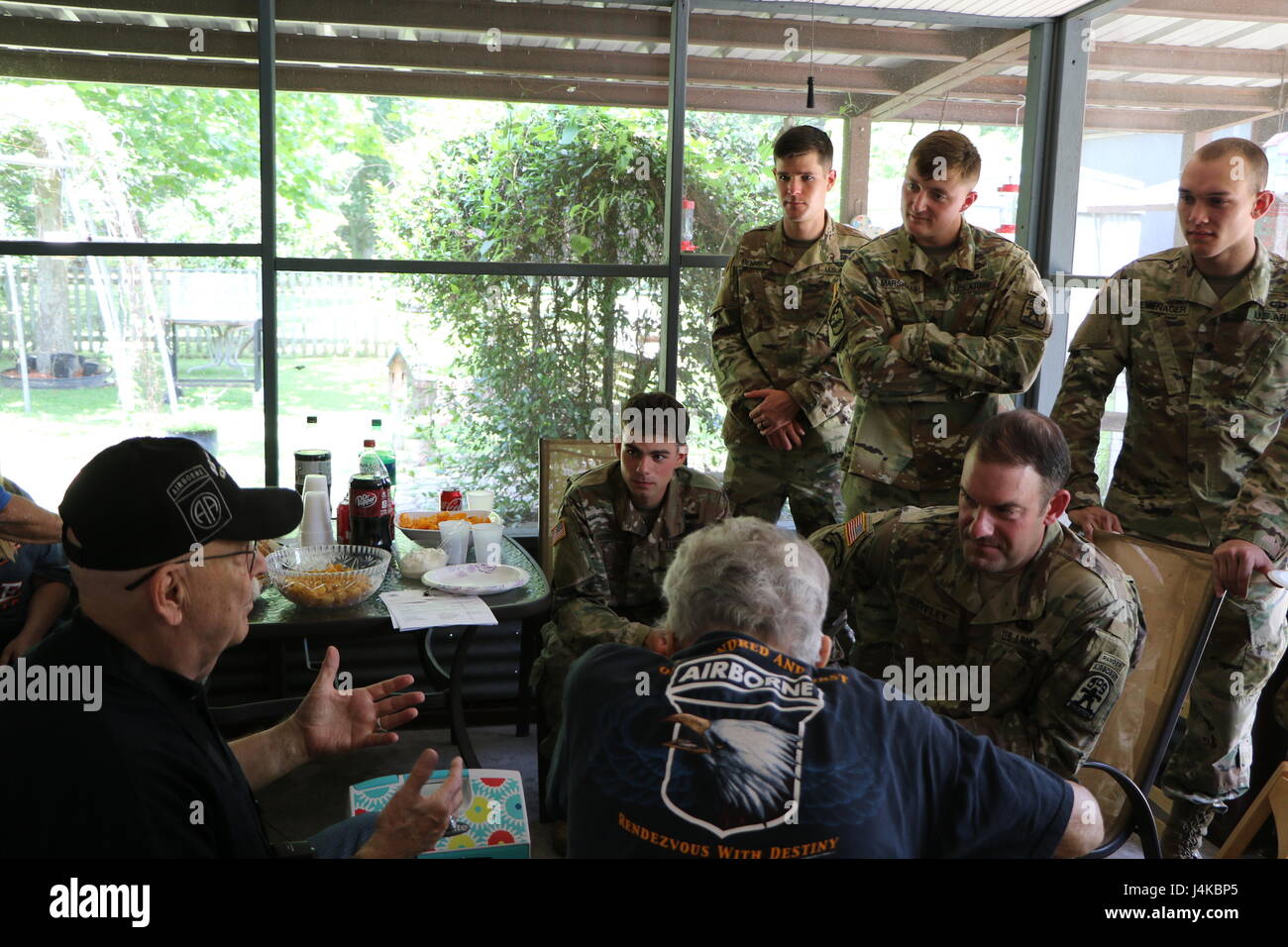 Soldiers from the 1st Battalion, 509th Parachute Infantry Regiment ...