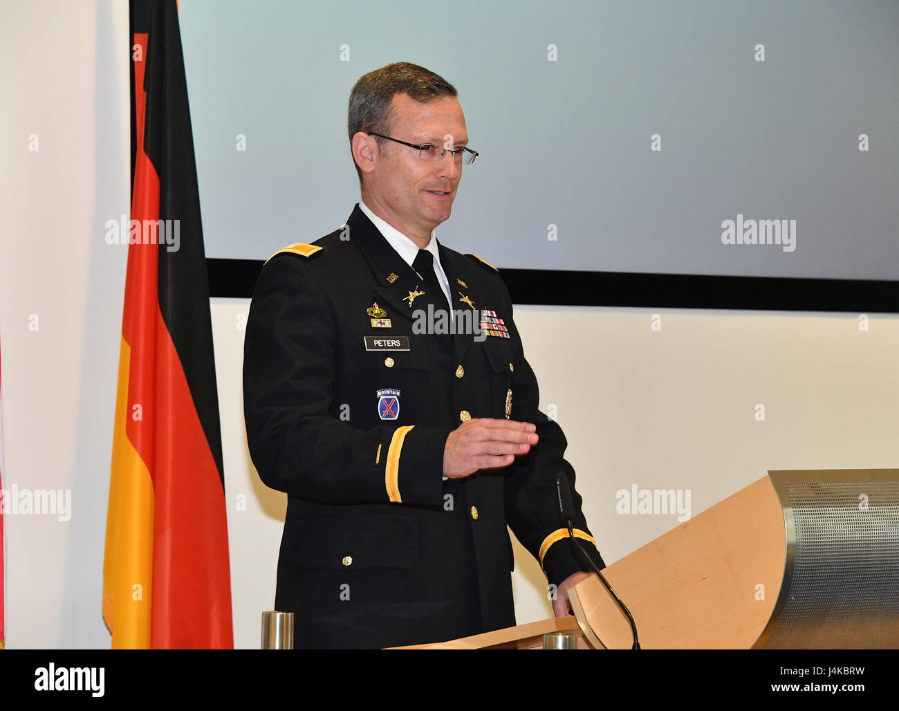 U s army col robert peters hi-res stock photography and images - Alamy