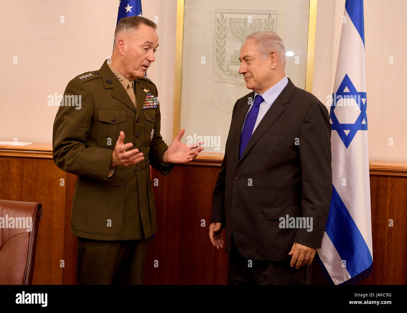General joseph dunford hi-res stock photography and images - Alamy