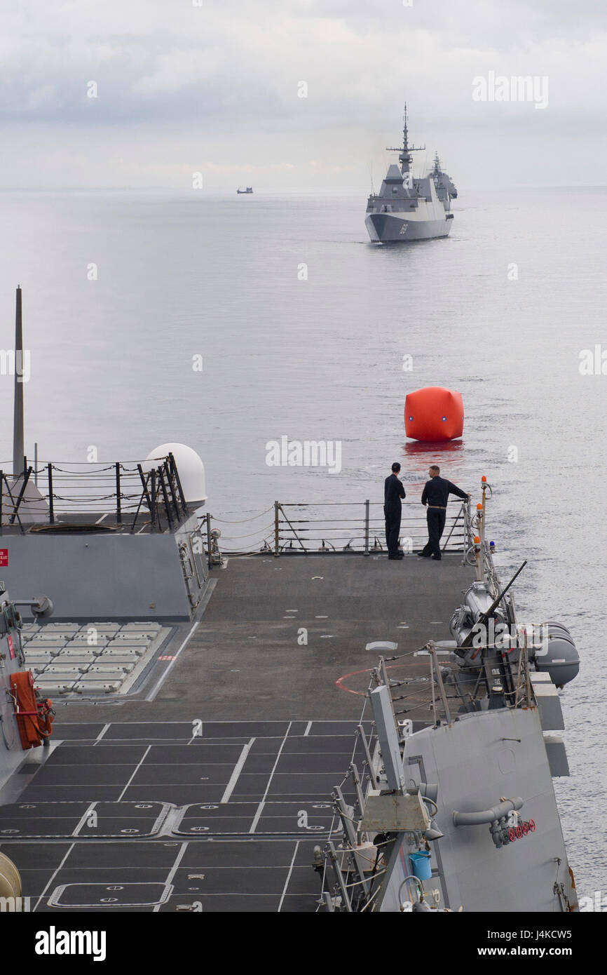 170510-N-ZW825-845 SOUTH CHINA SEA (May 10, 2017) Sailors aboard ... 170510-N-ZW825-845 SOUTH CHINA SEA (May 10, 2017) Sailors aboard ...
