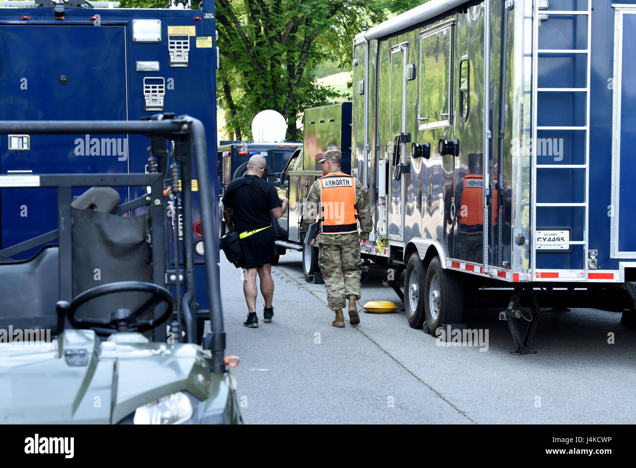 Soldiers and Airmen from the 61st Civil Support Team (CST), Arkansas ...