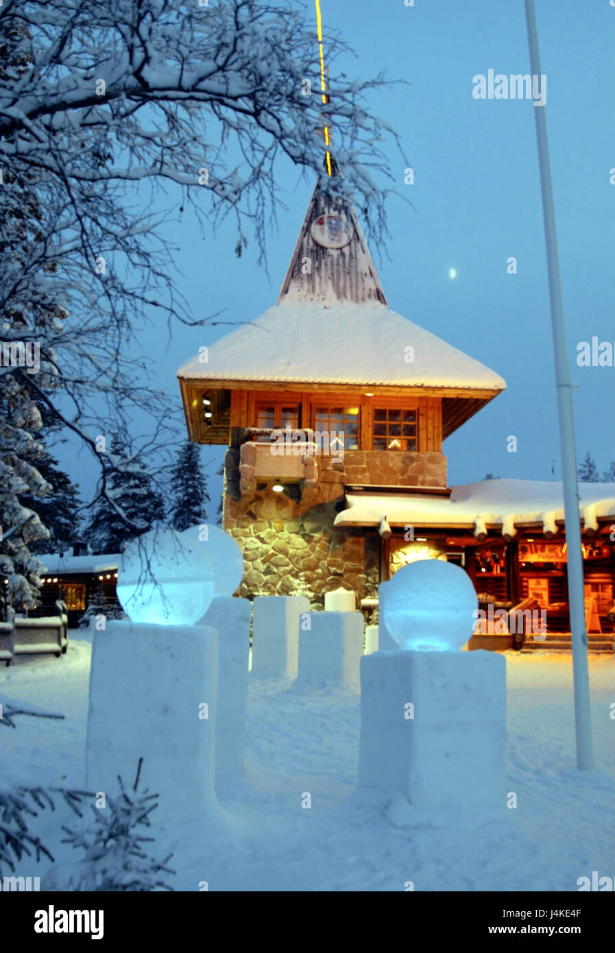 Finland, Lapland, Rovaniemi, 'Santa of Claus Village', building, snow ...