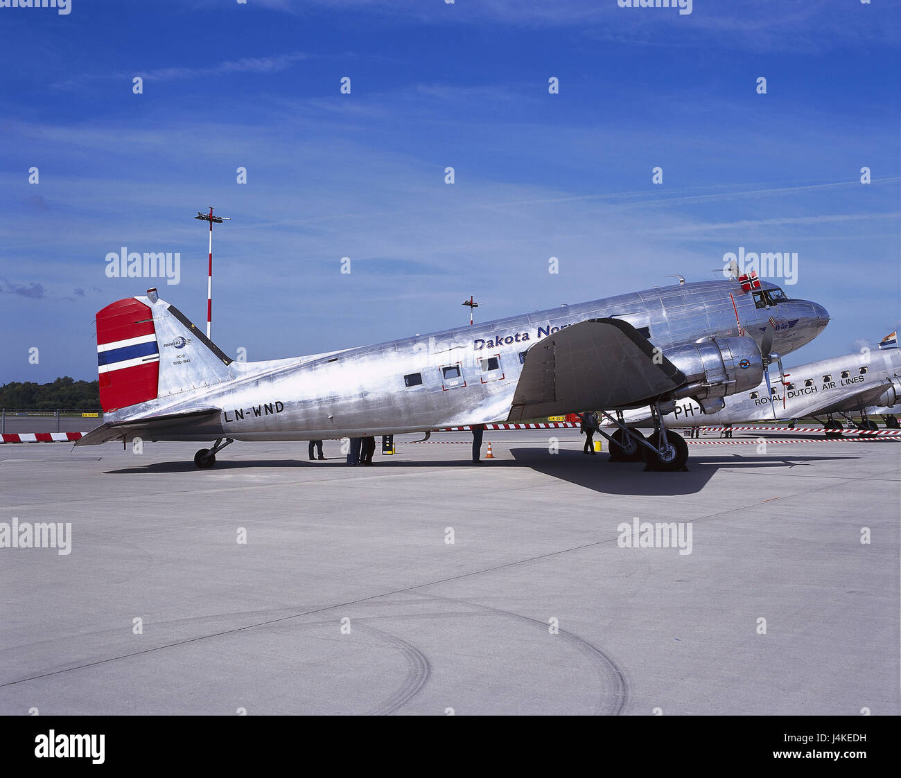 Airport, airplane, Douglas DC-3 Europa, aviation, air traffic, air ...