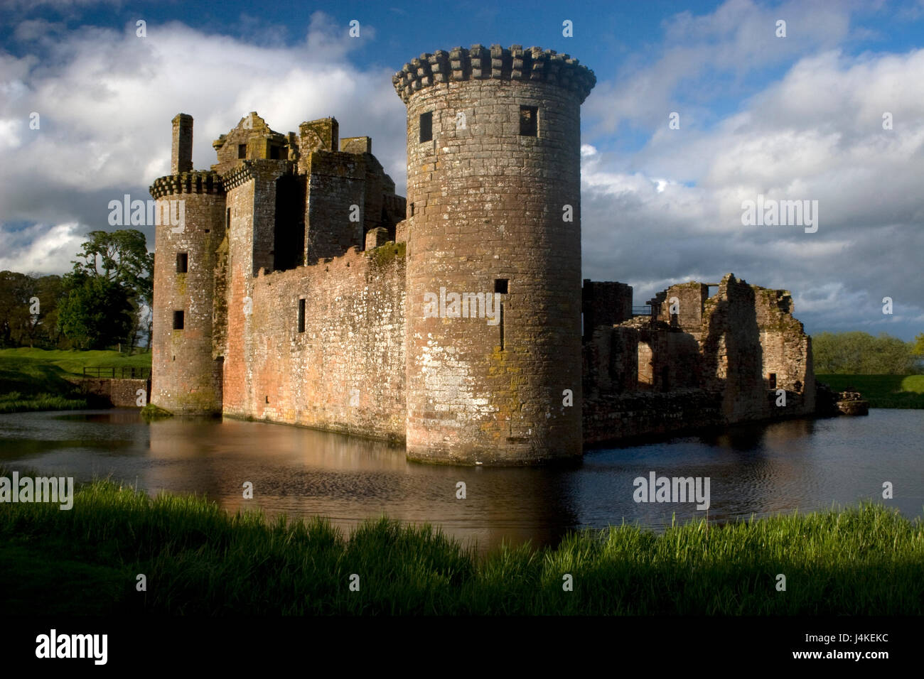 Scottish castle travel tourism hi-res stock photography and images - Alamy