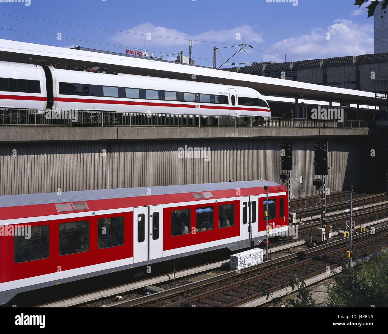 Railway station, trains, detail only editorially! Germany, Hamburg ...