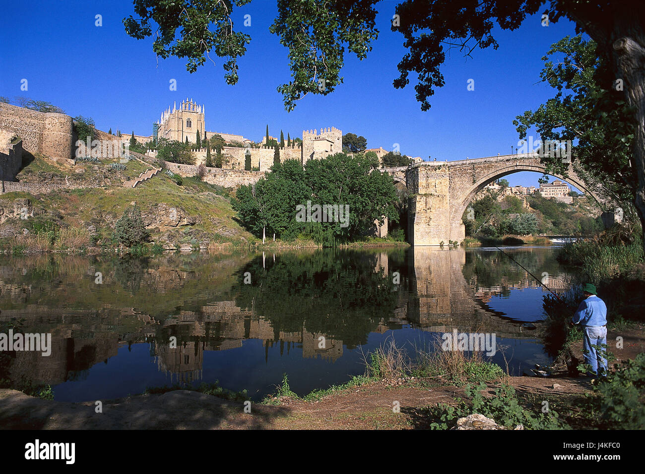 Spain, Castile, Toledo, town view, Alcazar, Puerta de Alcantara Europe ...