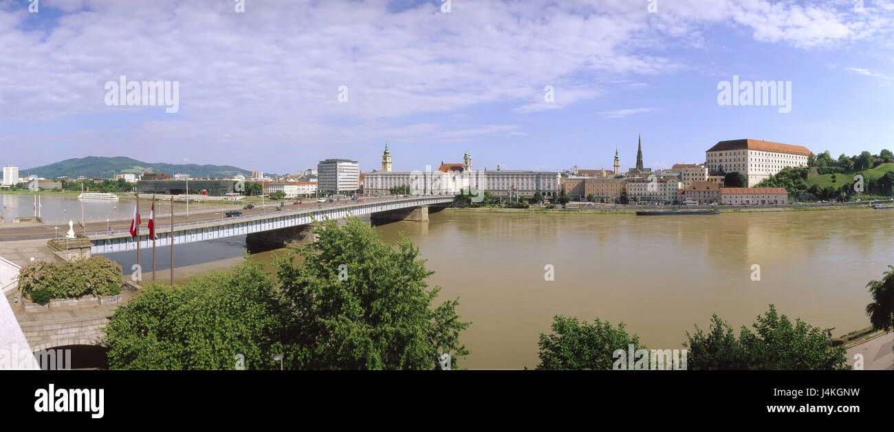 Austria, Upper Austria, Linz, town view, flux Danube, Nibelungenbrücke ...