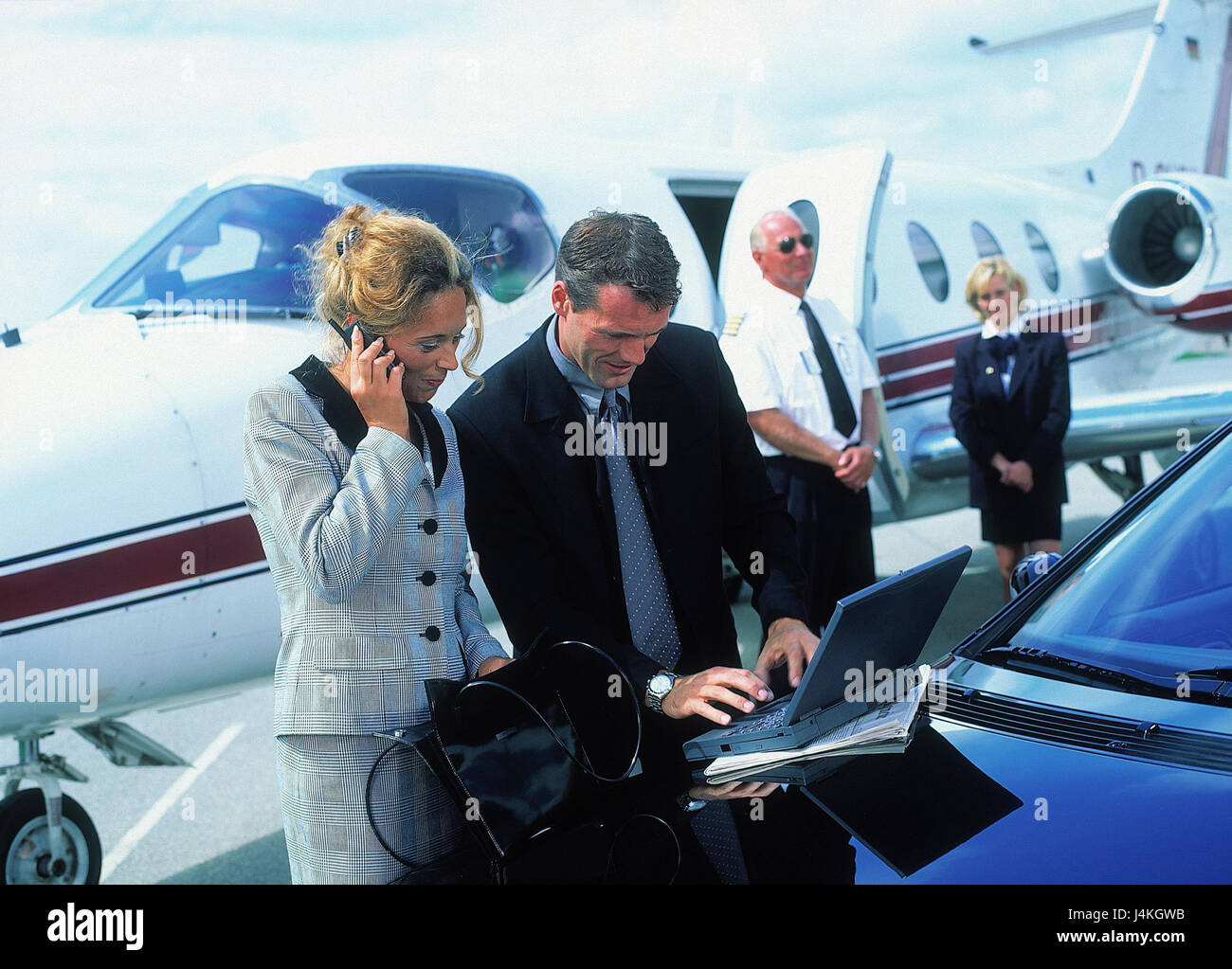 Airport, manager, mobile phone, call up, managers, laptop, pilot ...