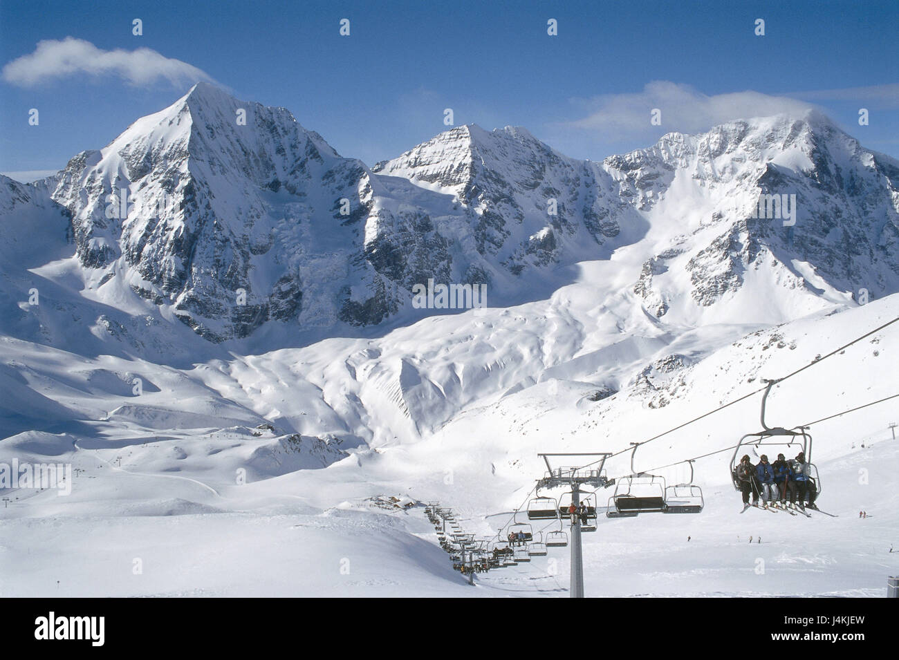 Italy, South Tirol, Sulden, skiing area, inclination, cable car, skier ...