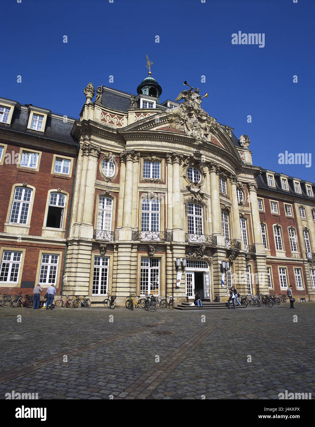 3 wing attachment hi-res stock photography and images - Alamy
