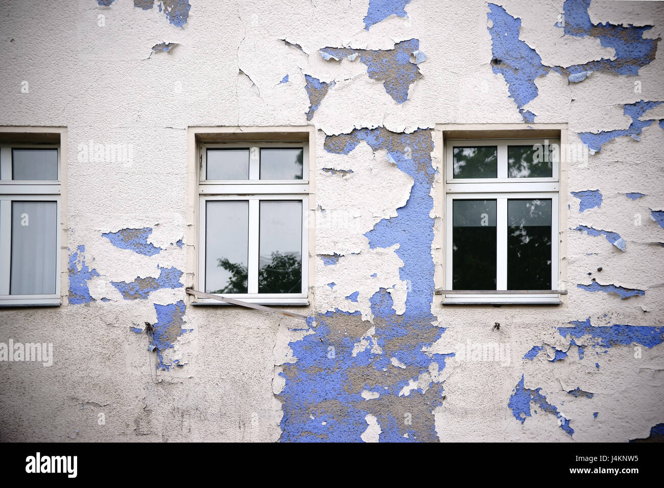 Peeling facade hi-res stock photography and images - Alamy