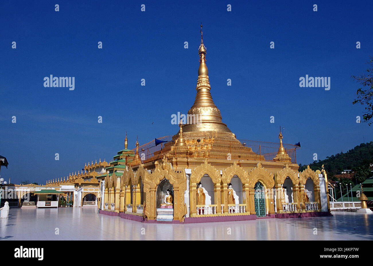Myanmar, Kawthaung, temple, Buddhist Stock Photo - Alamy