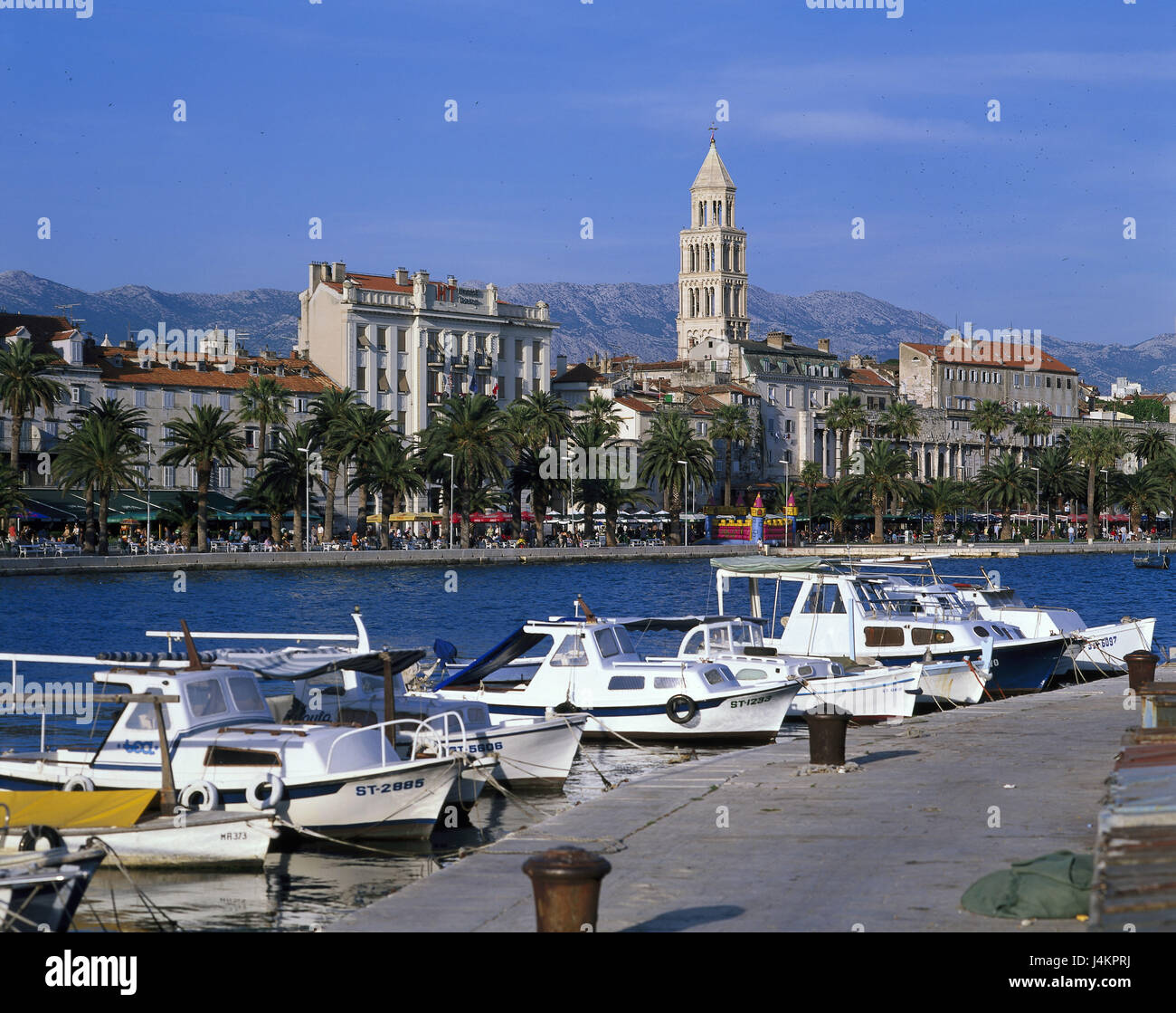 Sea split view hi-res stock photography and images - Alamy