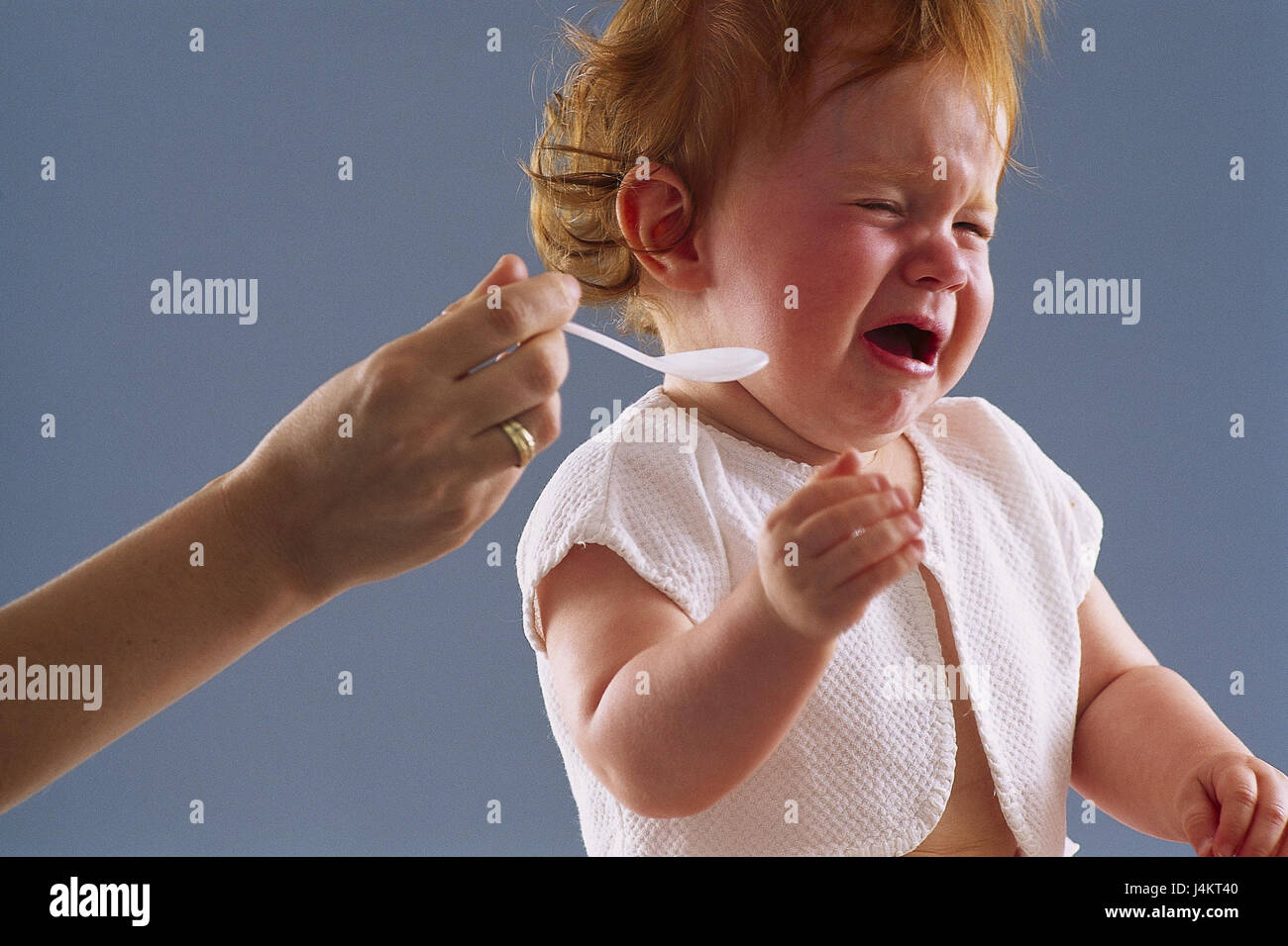 Mother, hand, detail, spoon, baby, red-haired, cry, half portrait ...
