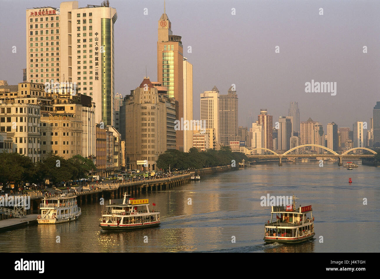 Canton china ships hi-res stock photography and images - Alamy