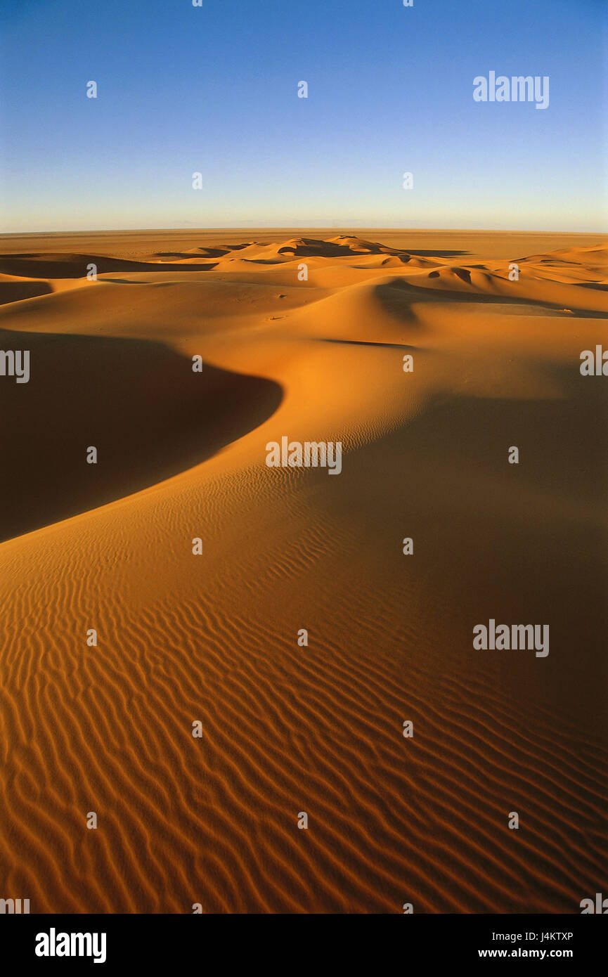 Libya, desert Sahara, erg Mur train, dunes, light, shade, wavy lines ...