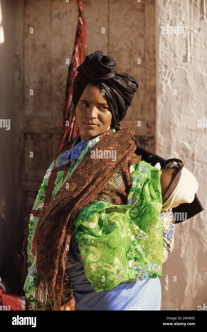 Africa, Libya, region of Fessan, Ghat, woman, Targi, baby, Tragetuch ...